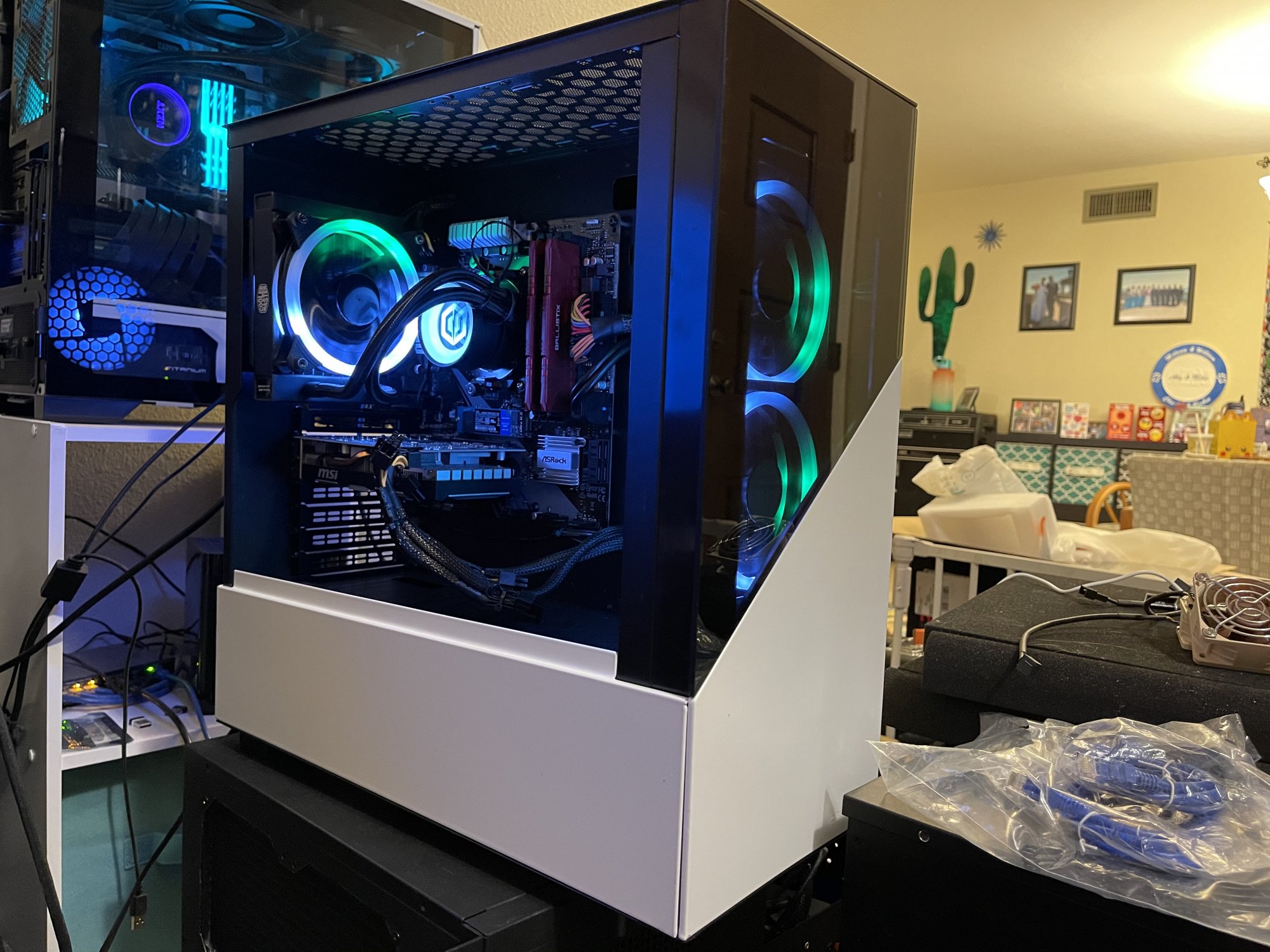 F/S: cyberpower ryzen 3700x, 1TB NVMe, 16GB ddr4, aio, GTX 1650super ...