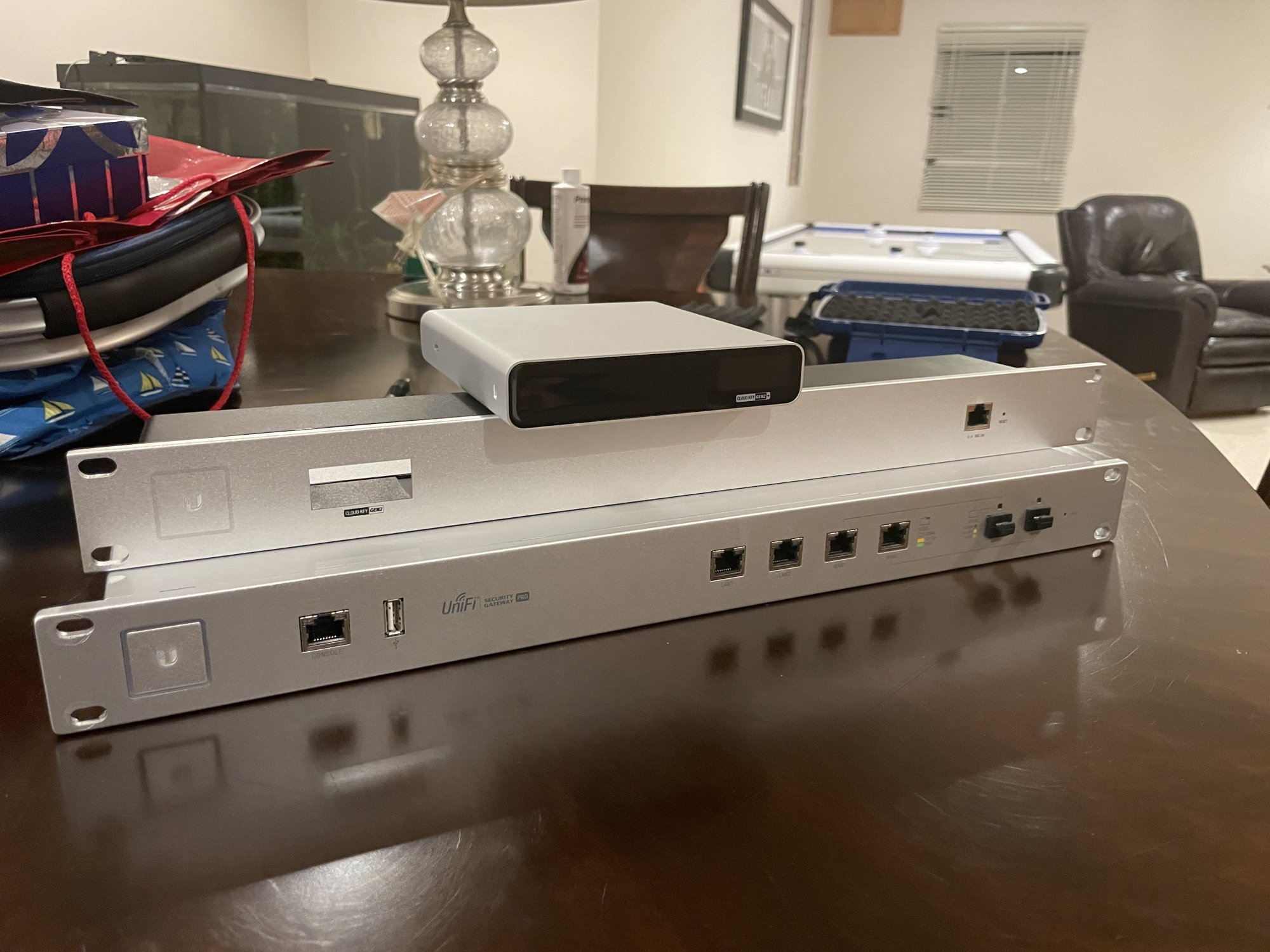 Ubiquiti USG, Cloud Key Gen 2+, Rackmount | [H]ard|Forum
